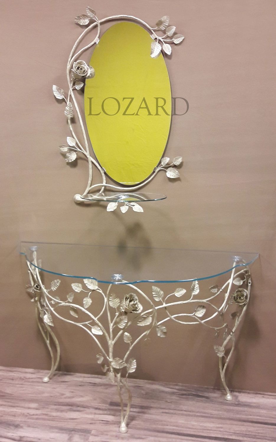 Кован­­ые зеркала на заказ, купить кованую раму для зеркала.